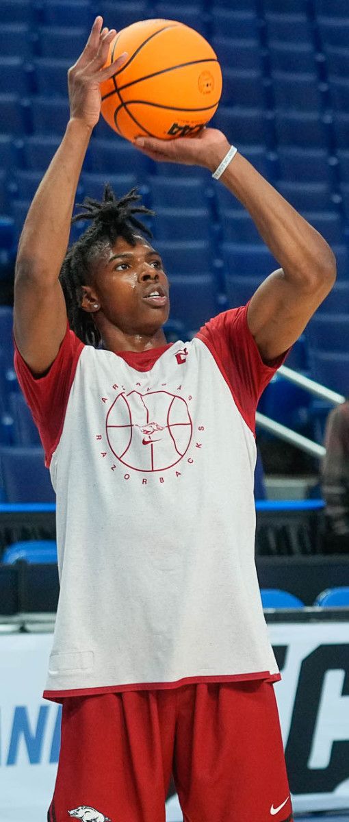 KK Robinson Enters Transfer Portal to Leave Razorbacks' Program ...