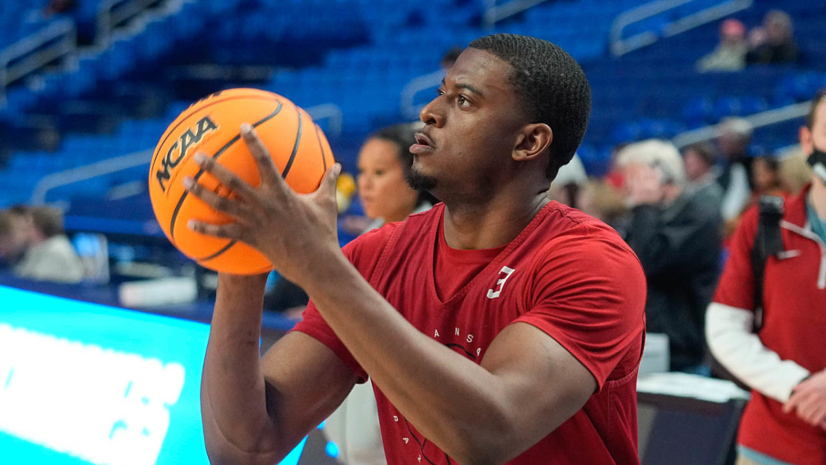 WATCH: Razorbacks Used to Hype Around Vermont - Sports Illustrated All ...