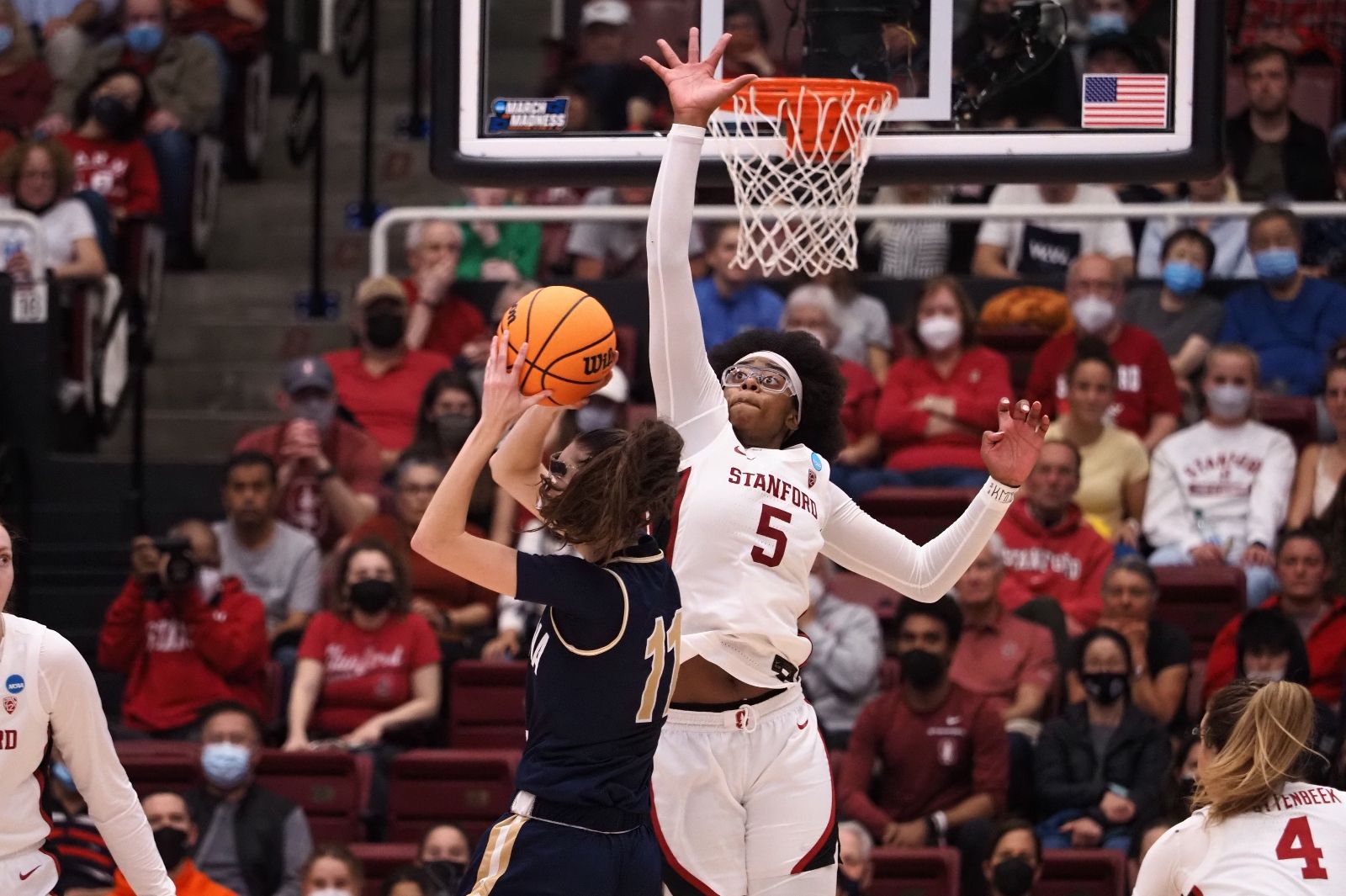 Fran Belibi’s wild play keys Stanford to blowout win over Montana State ...