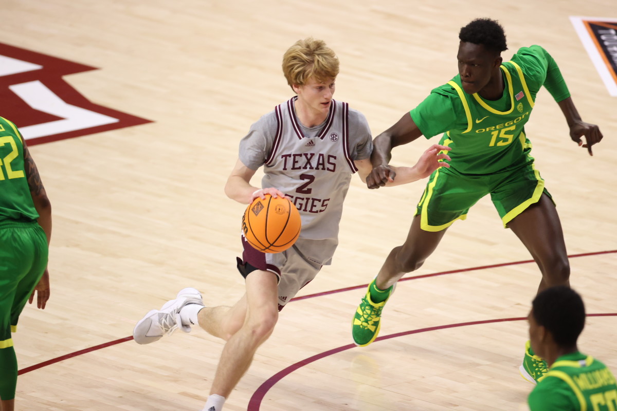 Texas A&M Aggies Ground Oregon Ducks, Advance in NIT - Sports ...