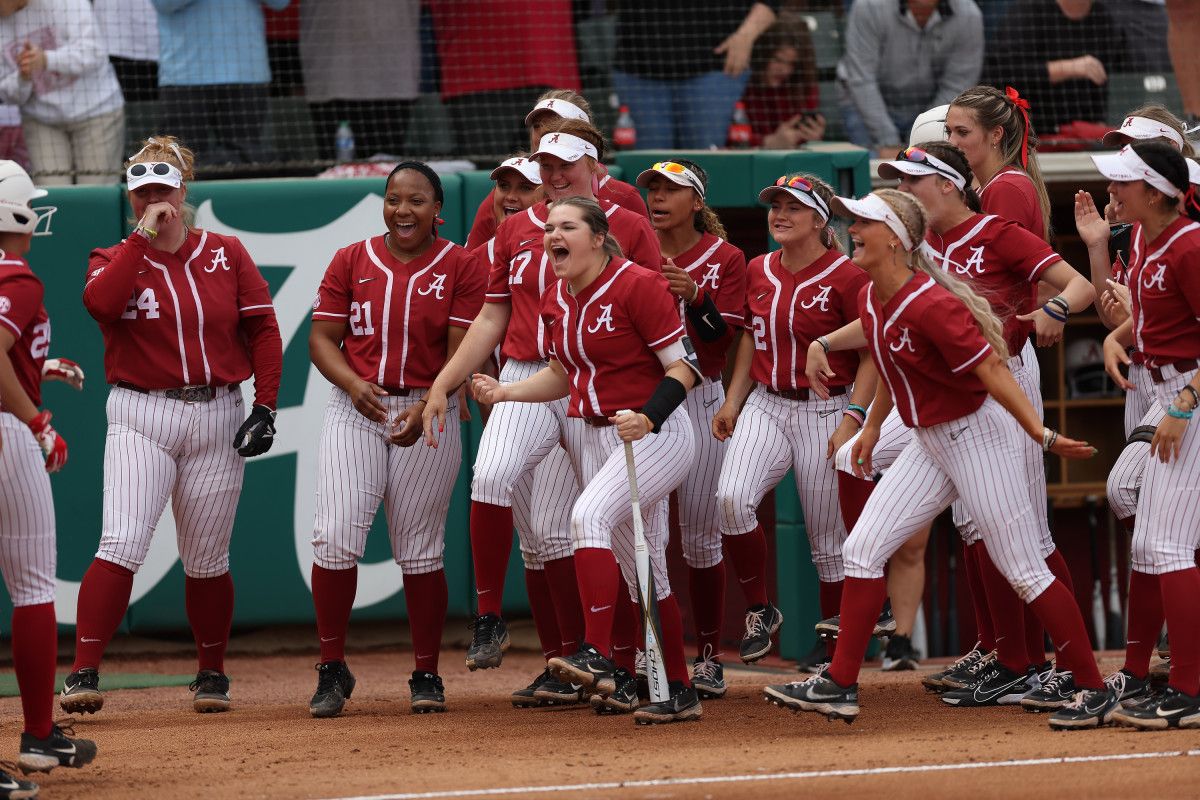 Alabama Softball Ranked No. 4 - Sports Illustrated Alabama Crimson Tide ...