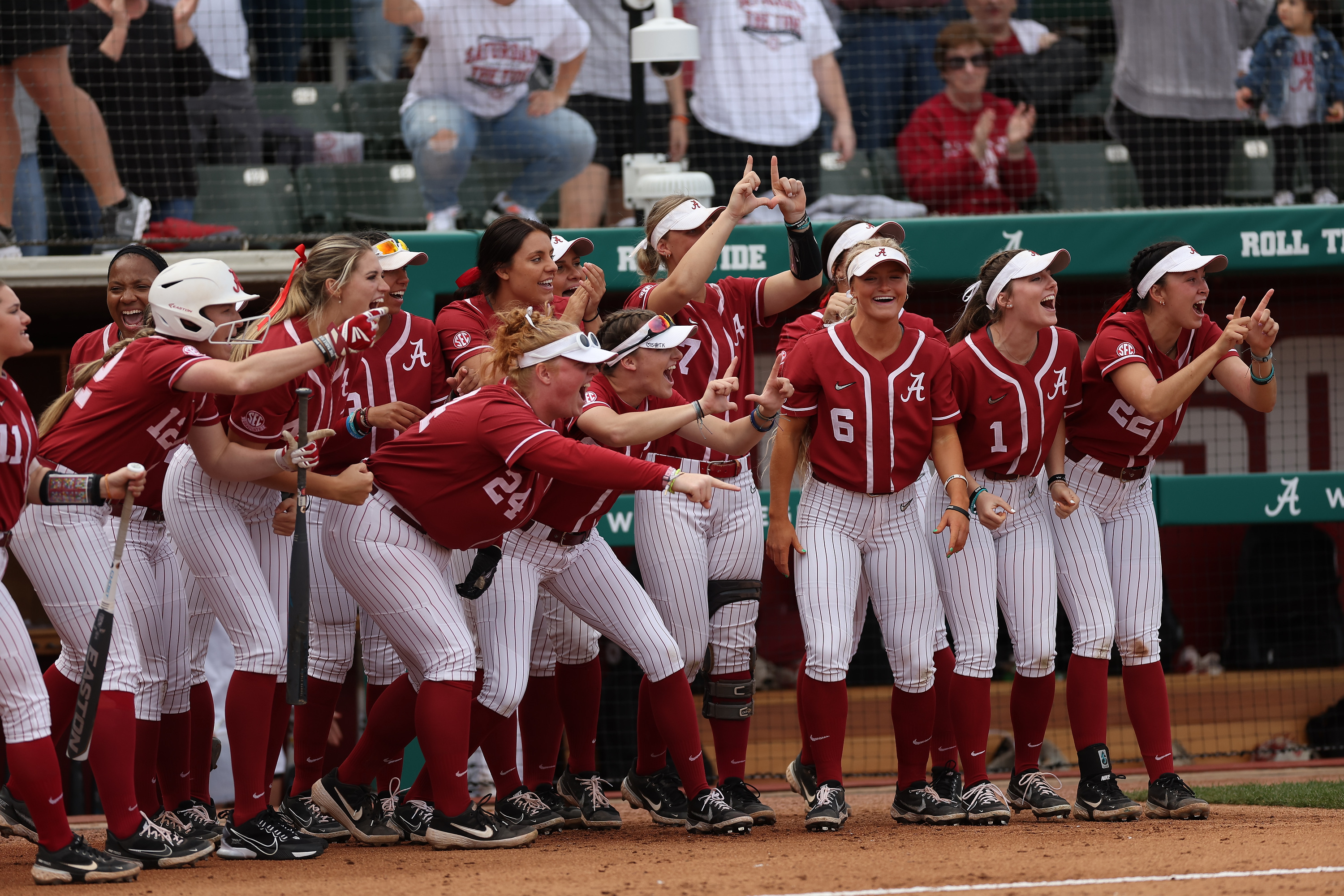 Alabama Softball Ranked No. 4 - Sports Illustrated Alabama Crimson Tide ...