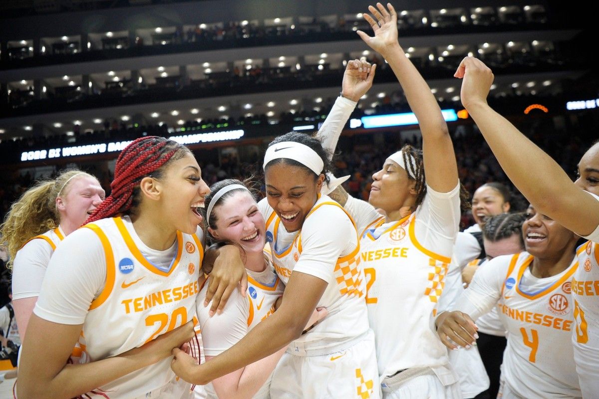 Lady Vols Basketball Sara Puckett Shares Special Moment With Her Dad ...