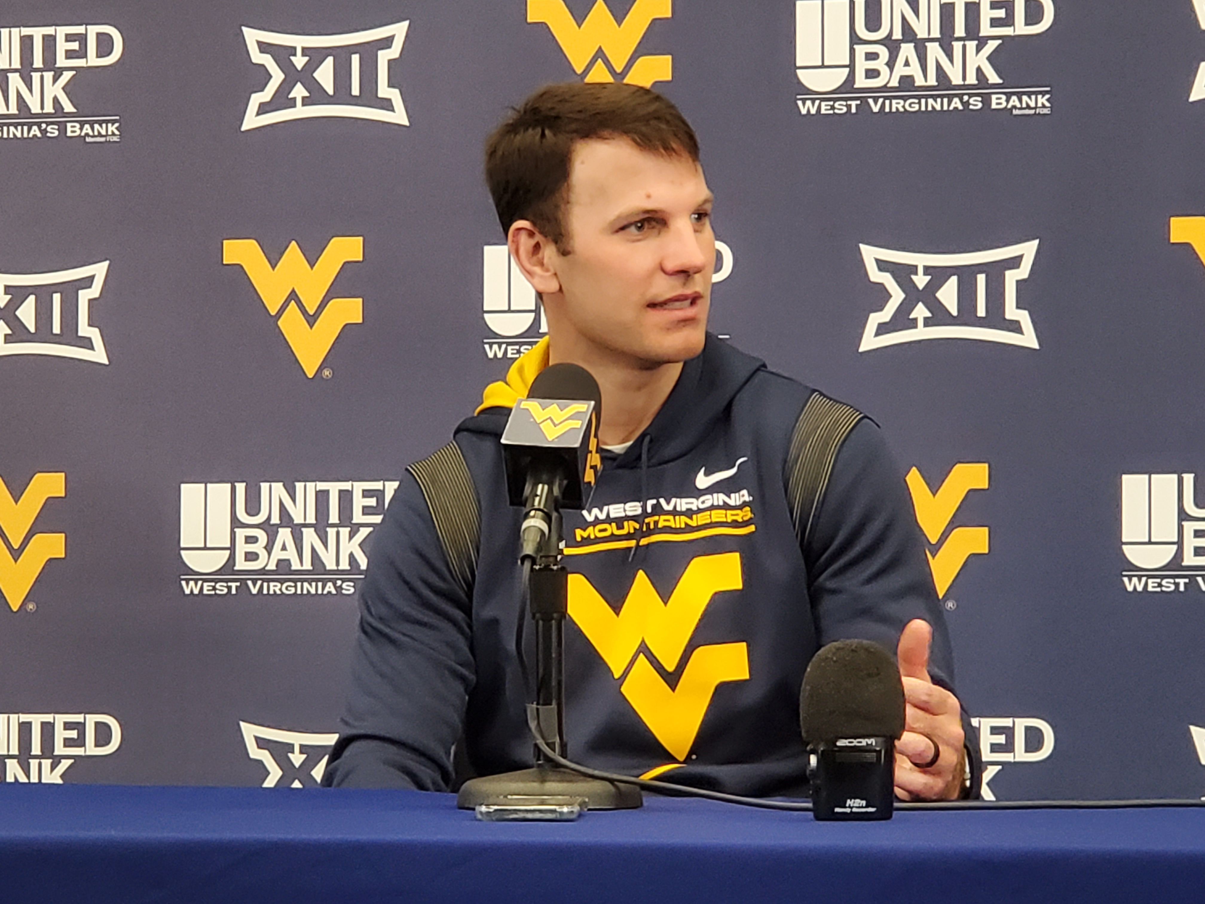 WATCH: Graham Harrell Spring Practice Day 2 - Sports Illustrated West ...