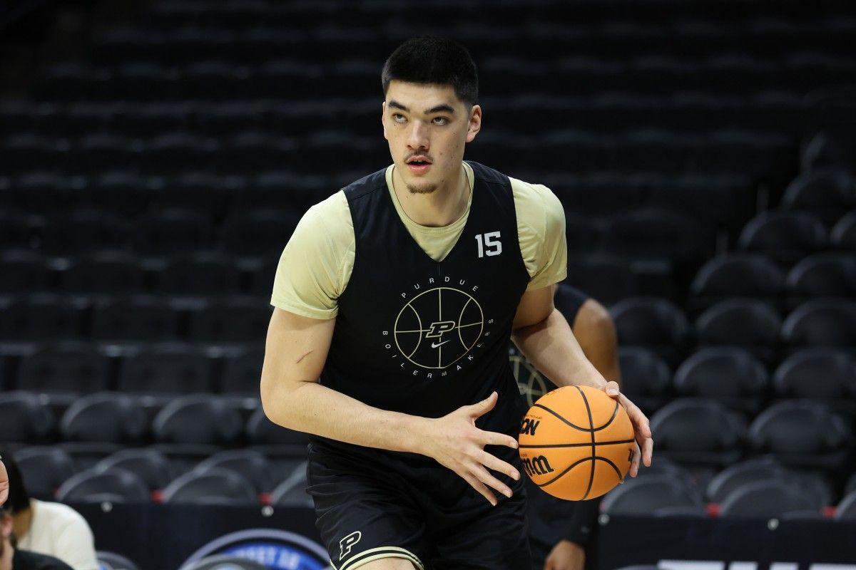 Simplicity, Production From Zach Edey Gives Purdue Basketball an Edge ...