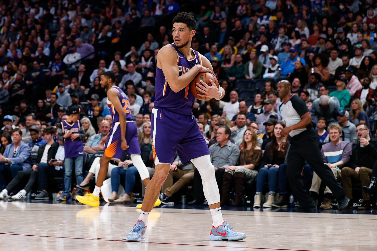 WATCH: Devin Booker's Incredible Play - Fastbreak on FanNation