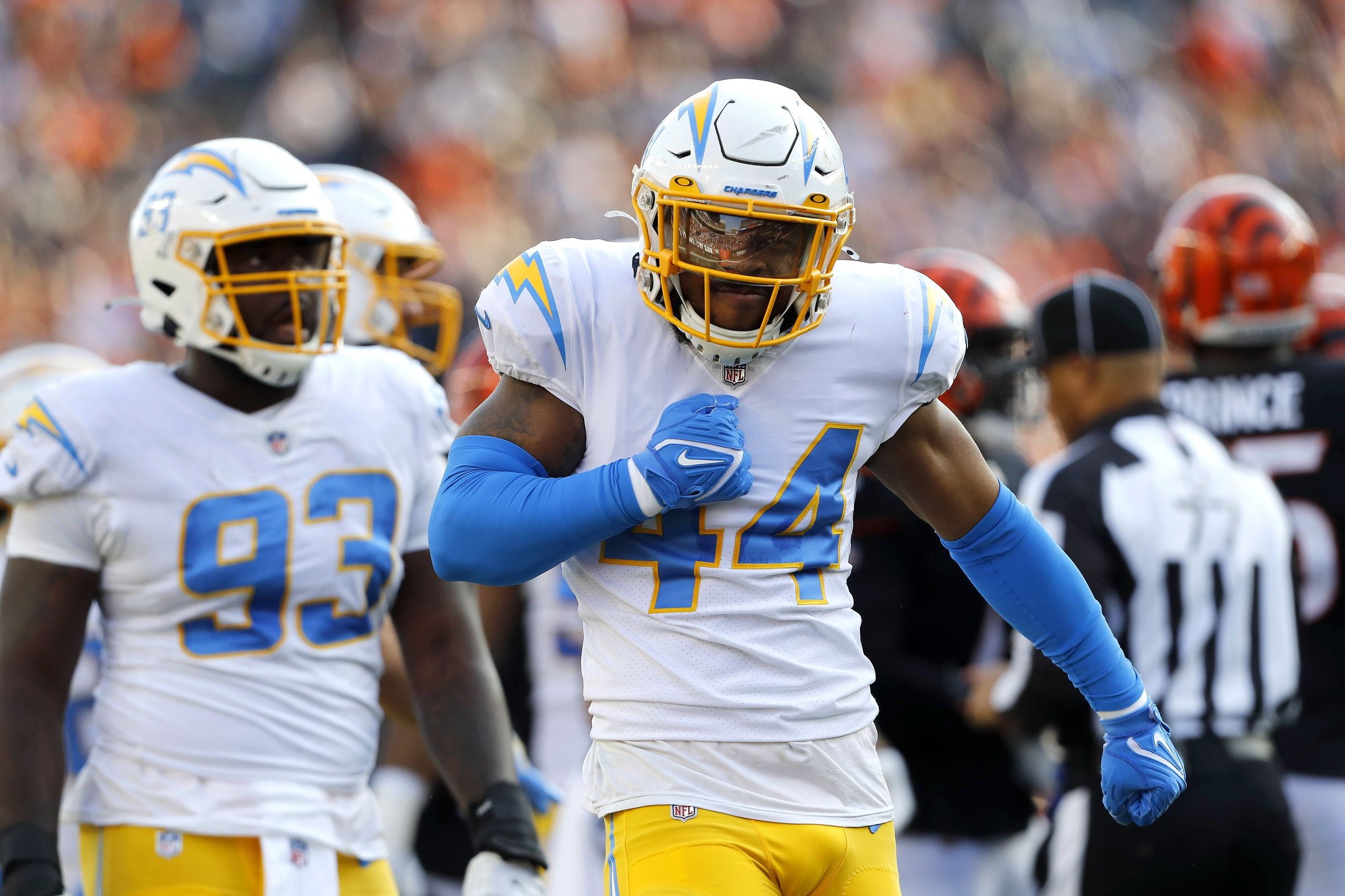 Kyzir White Signs with New Team - Sports Illustrated West Virginia ...