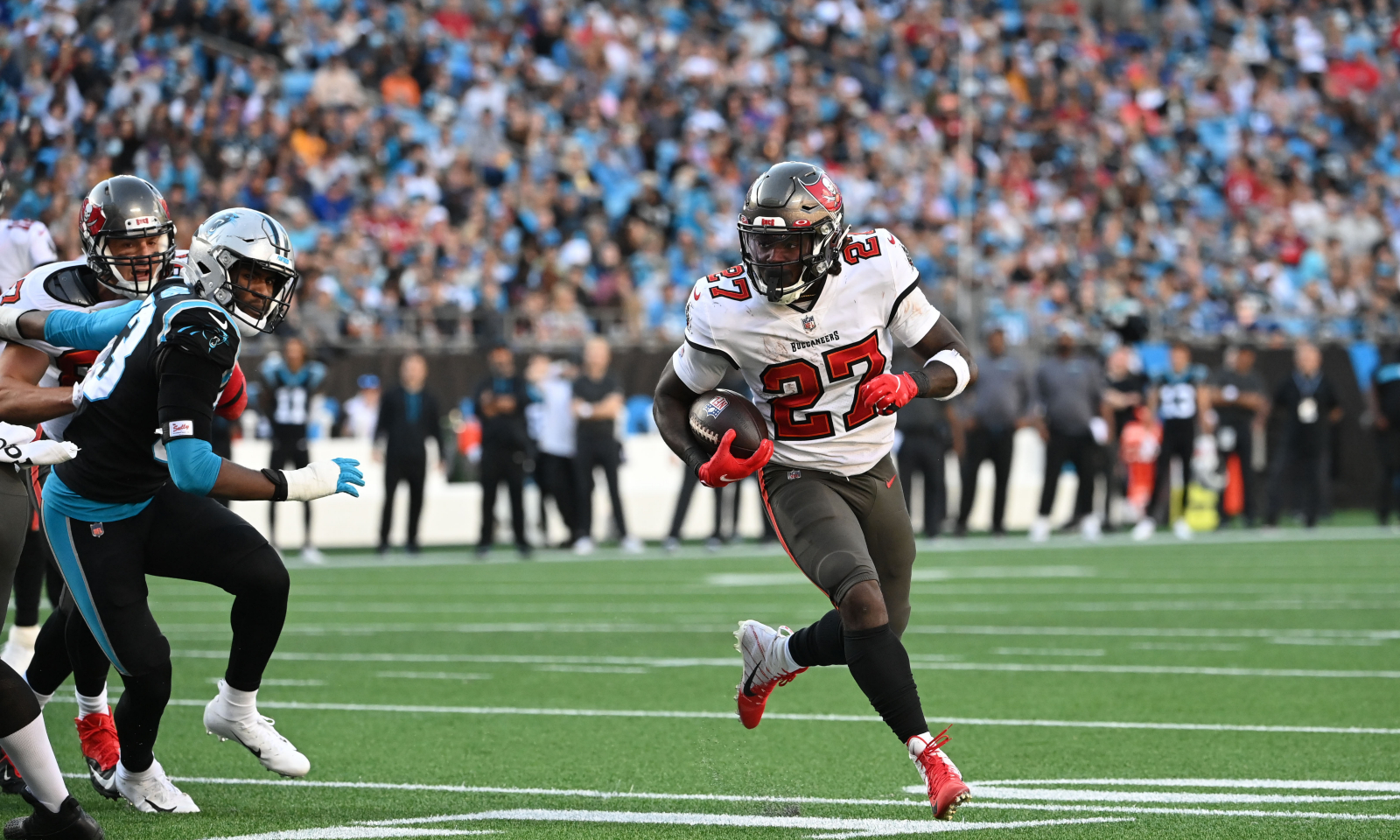 Chiefs sign running back Ronald Jones II to one-year deal - Sports ...