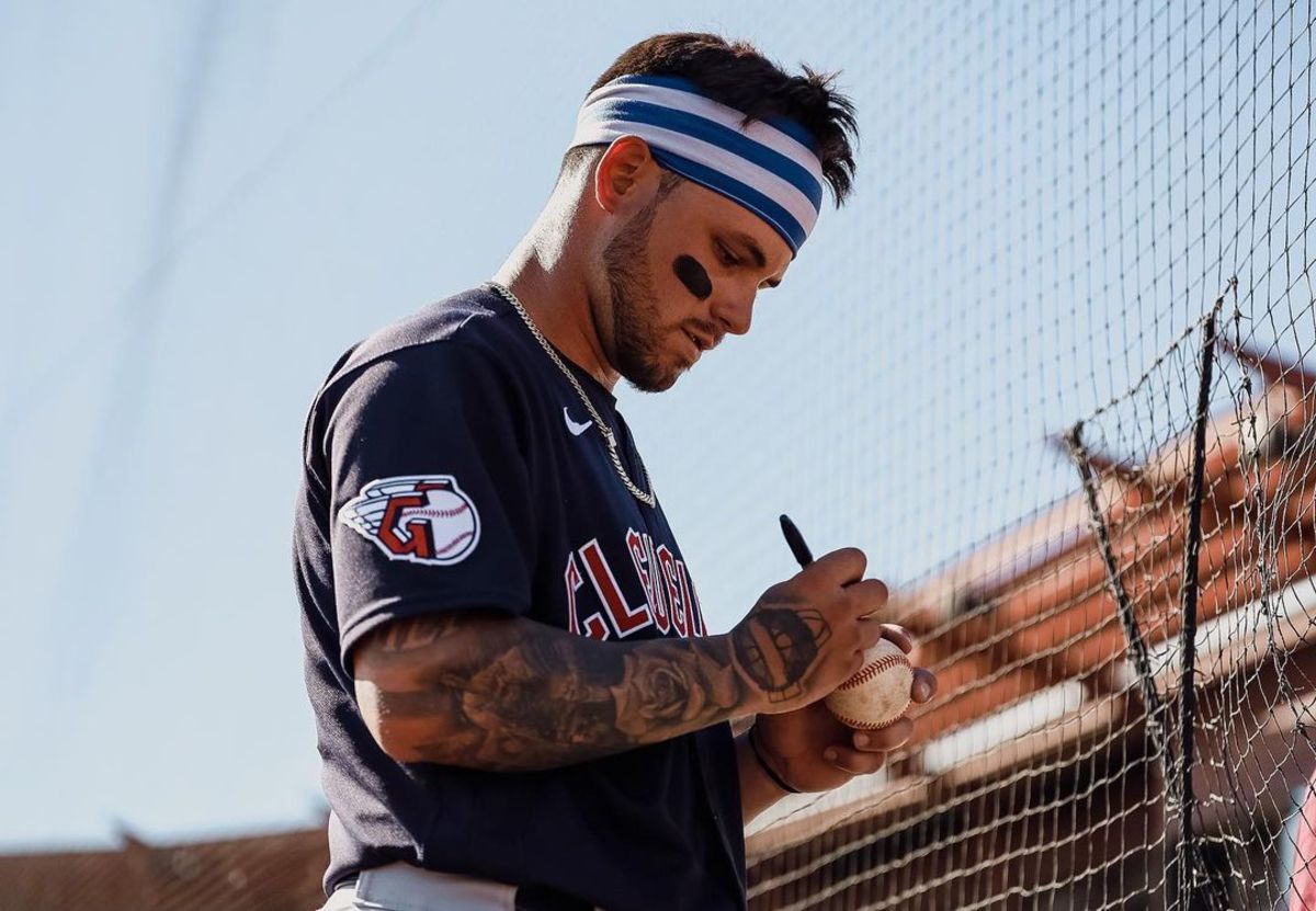 Leon Elects Free Agency, Lavastida Inside Track To Back Up Hedges ...