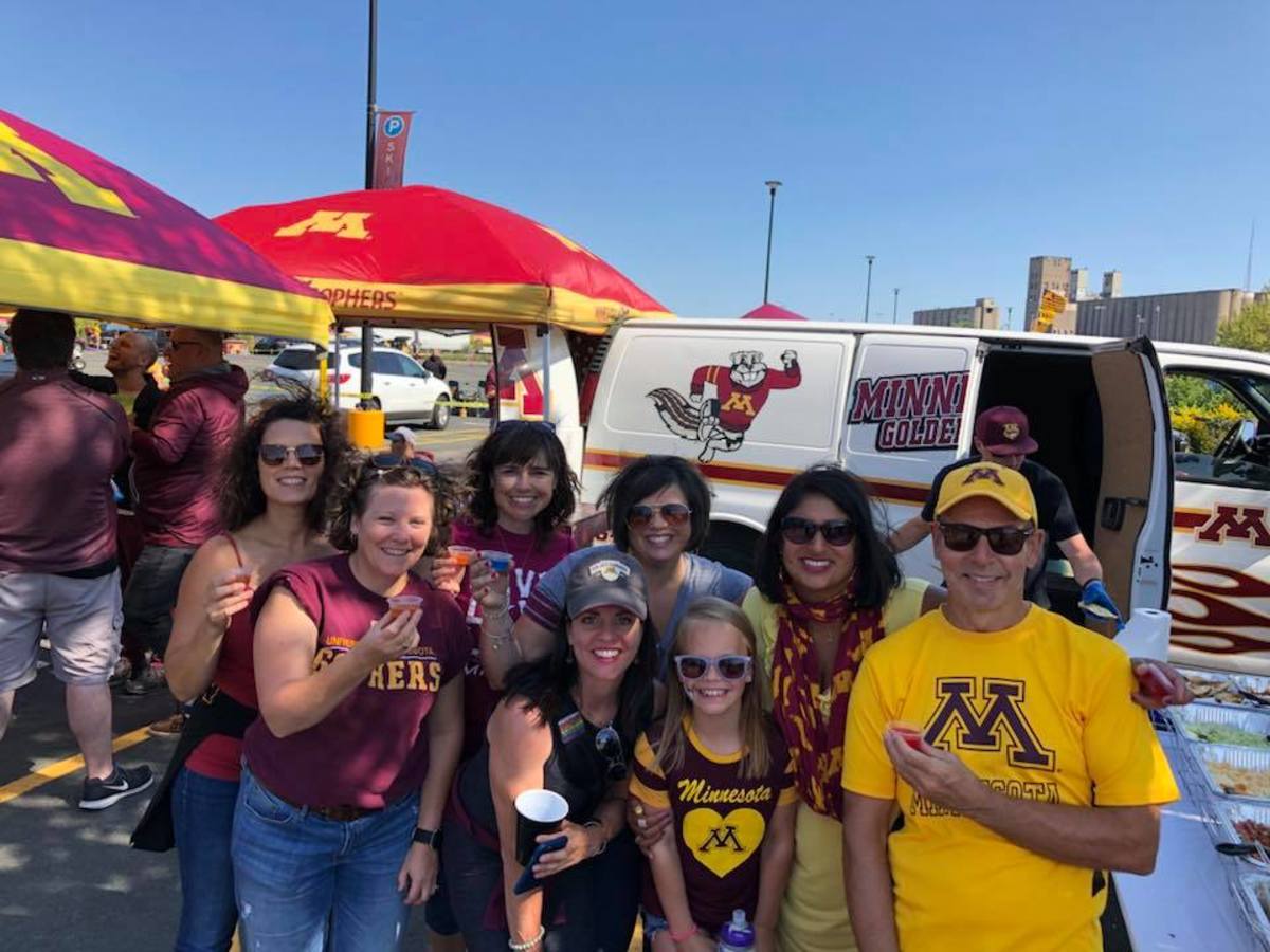 So this is what it takes to put on a big-time tailgate party - Sports ...