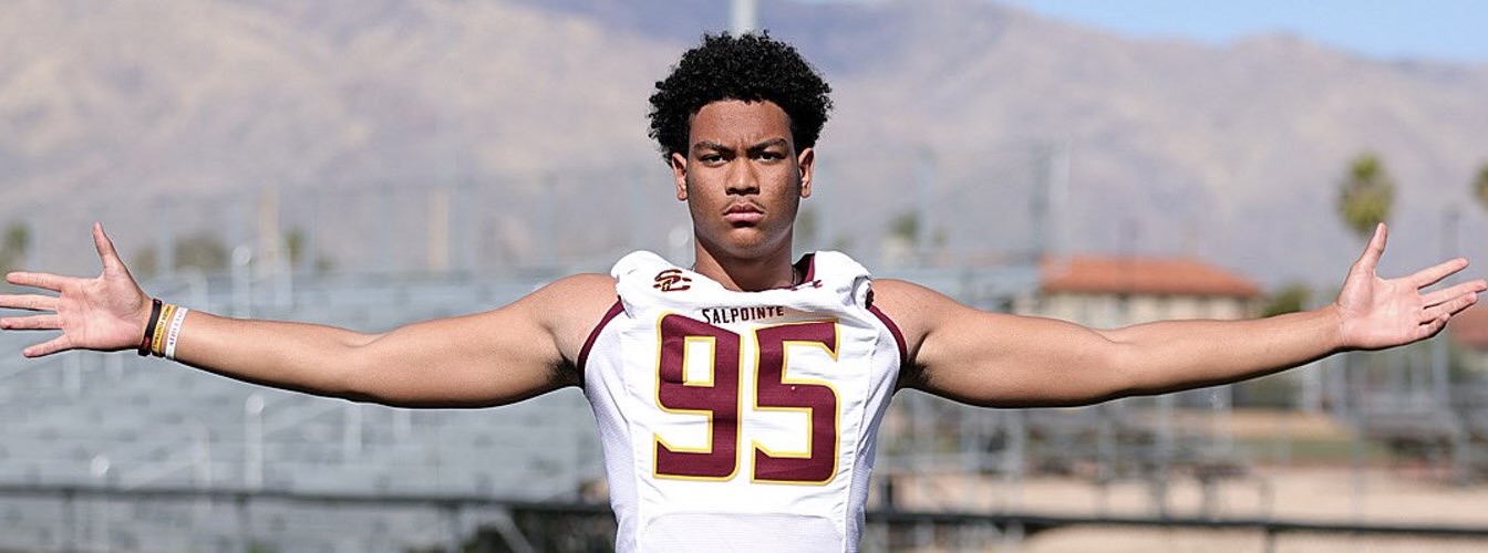 Huskies Revisit 2024 Arizona Edge Rusher with Another Offer - Sports ...