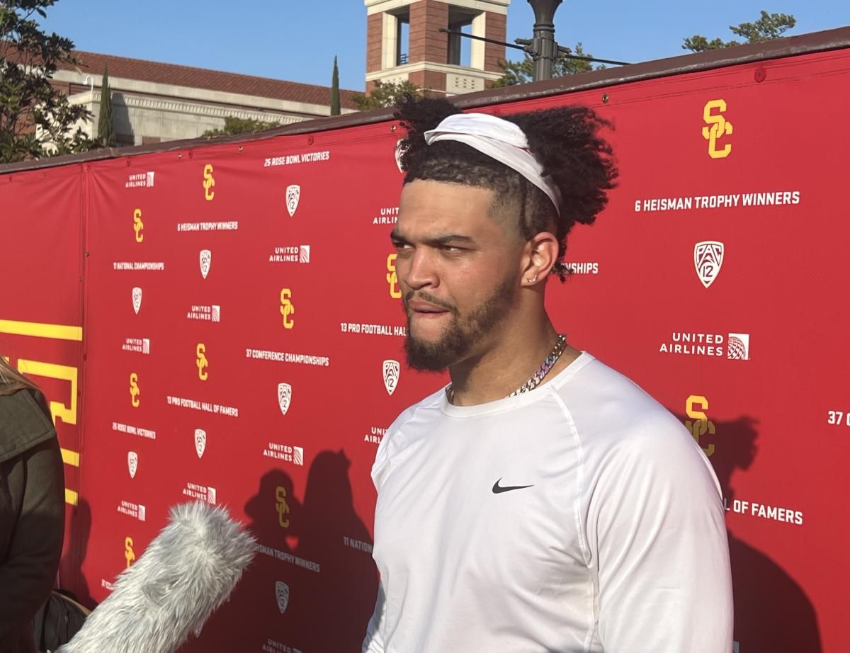 USC QB Caleb Williams 'Digging Deeper' Into Lincoln Riley's Offensive ...