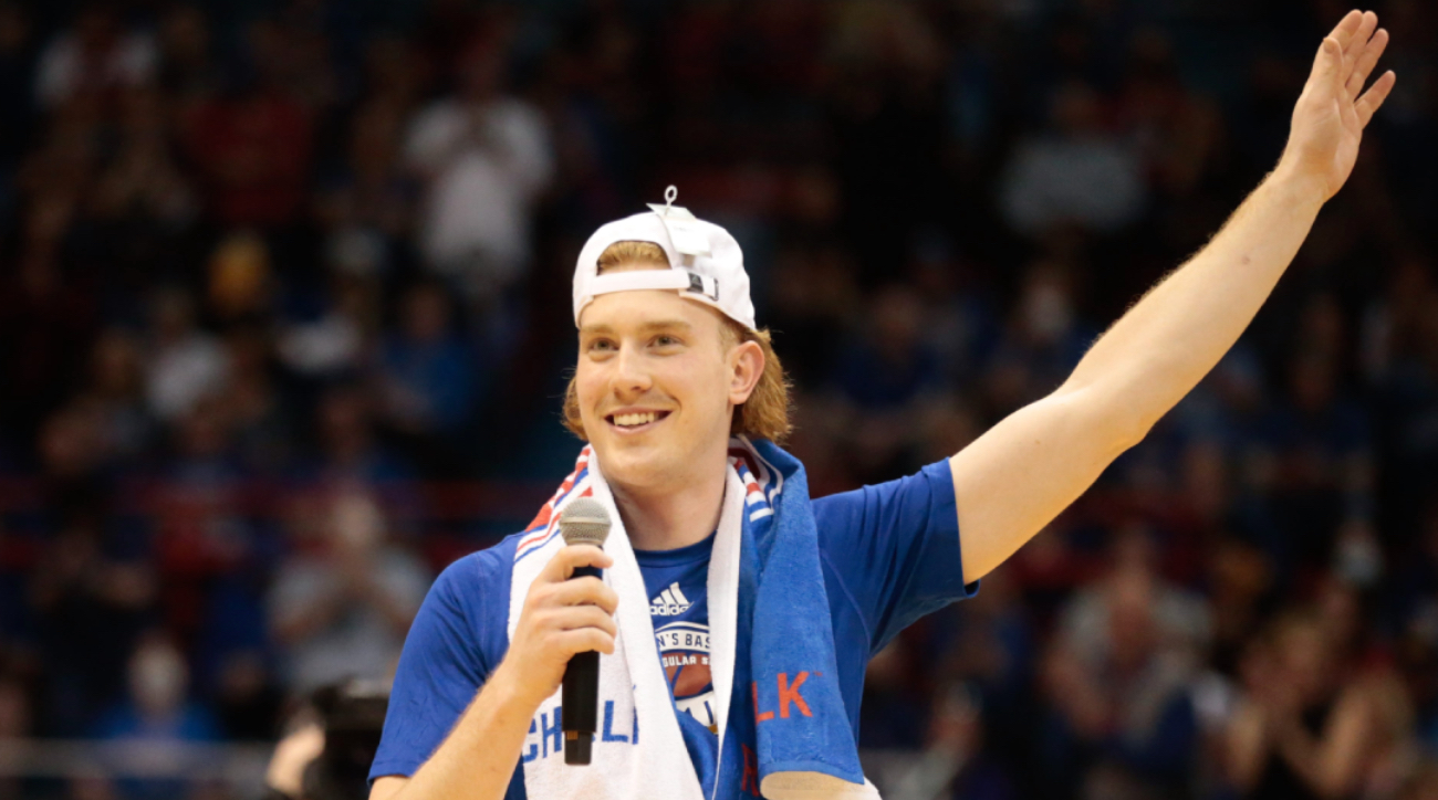 Kansas CBB player Chris Teahan throws touchdown in spring game - Sports ...