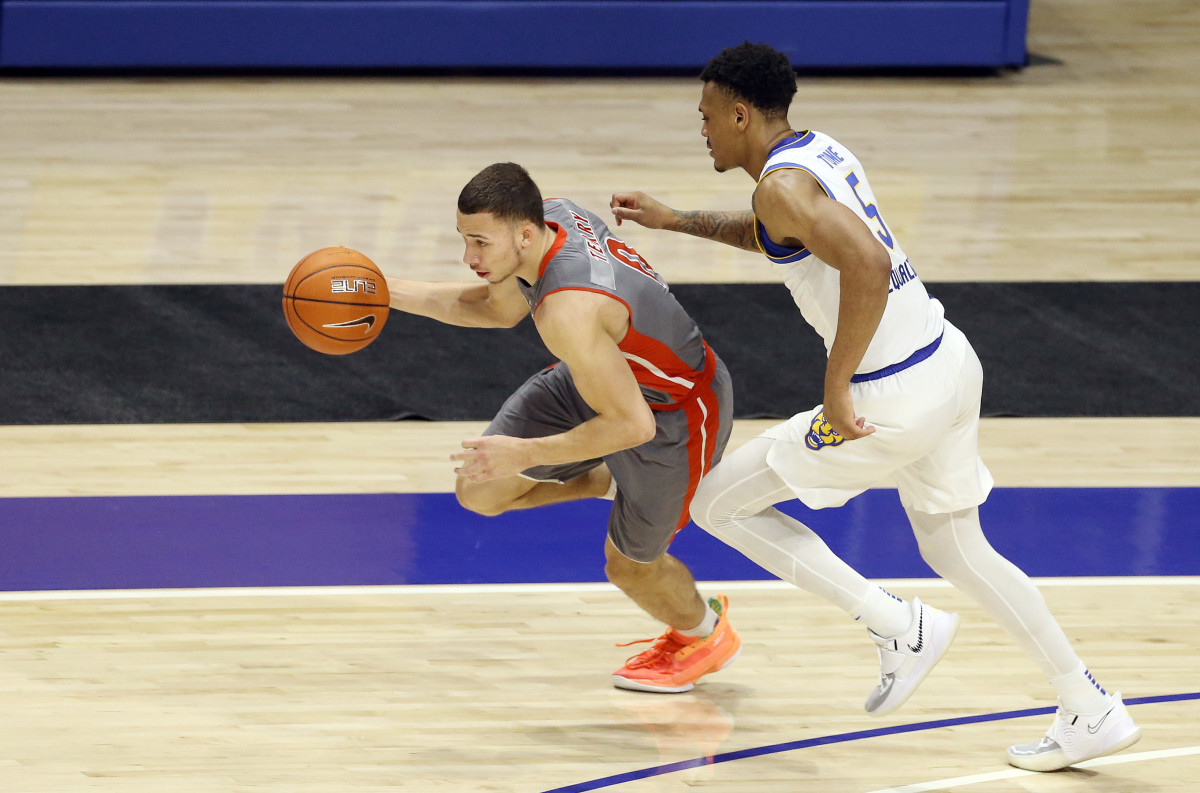 Gardner-Webb Transfer Lance Terry Commits to Georgia Tech - Sports ...