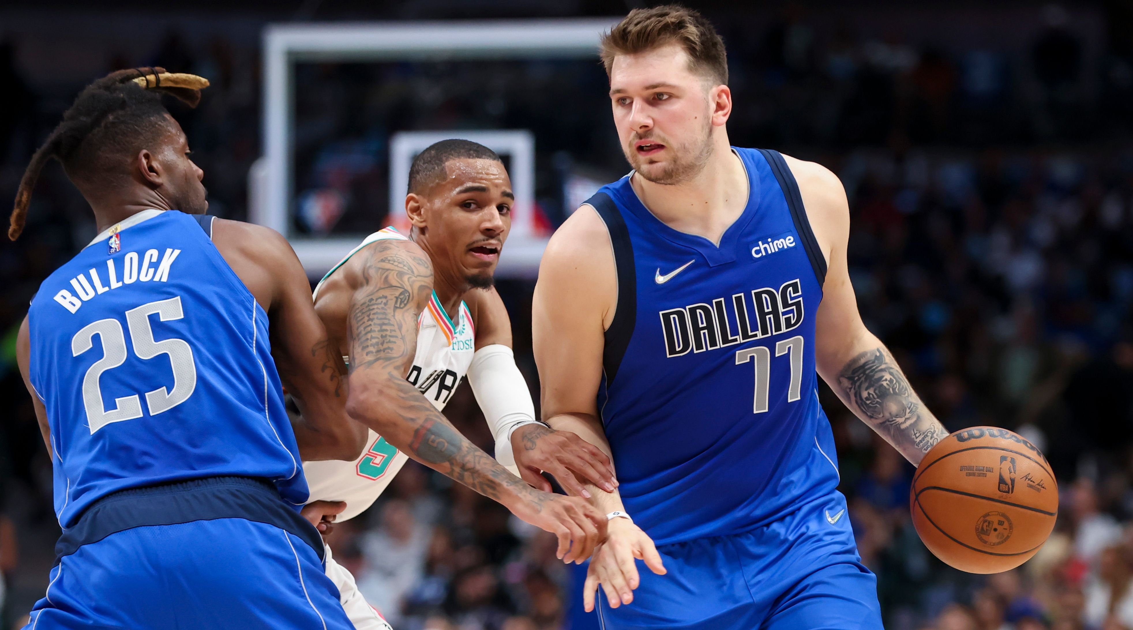 Luka Doncic leaves Mavs’ regular season finale with strained calf ...
