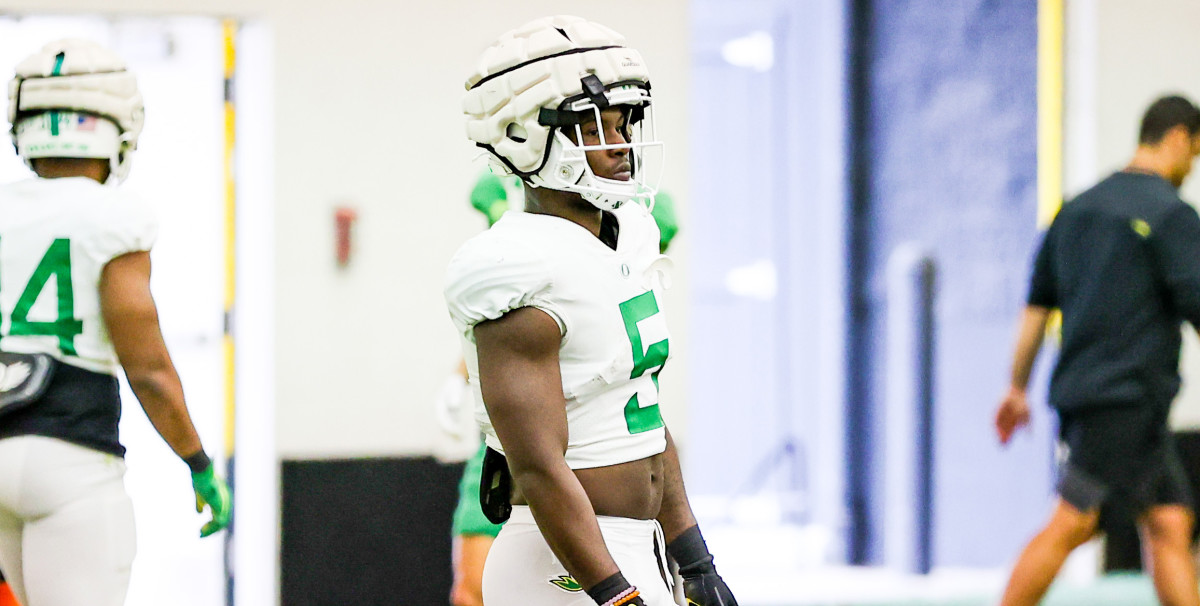 Oregon Ducks Football Running Back Sean Dollars Emerging in Spring ...