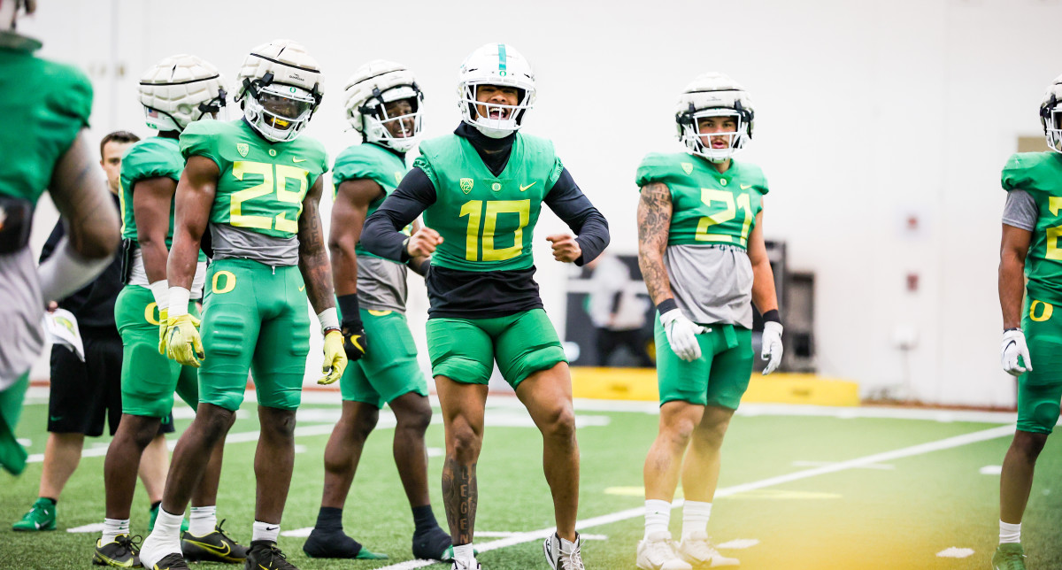 Oregon Ducks Football Linebacker Justin Flowe's Availability for Spring ...