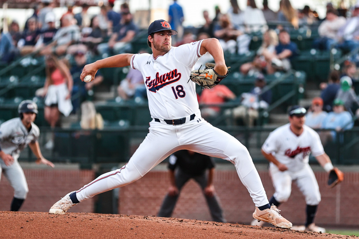 No. 18 Auburn baseball prepares for huge matchup against No. 3 Arkansas ...