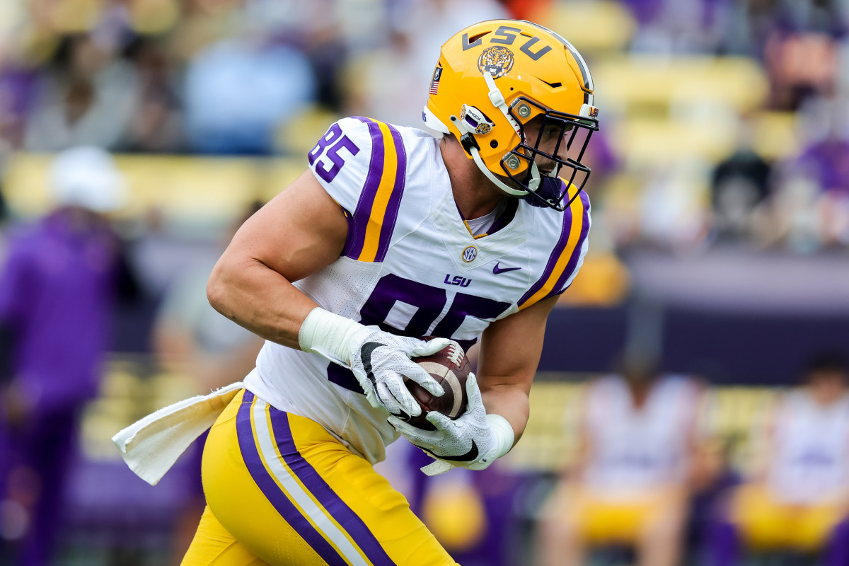LSU Football Adds Familiar Face Back to 2022 Roster - Sports ...