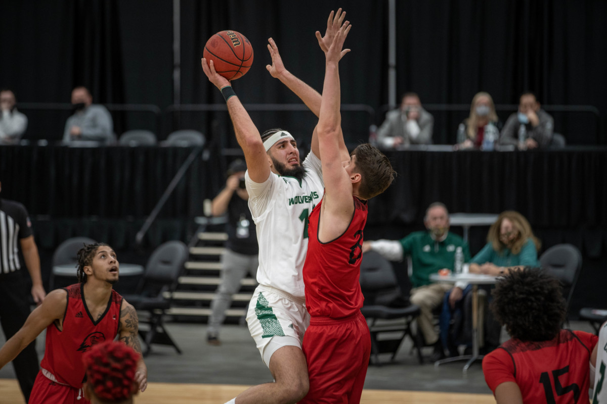 Texas Longhorns Men's Basketball Transfer Target Fardaws Aimaq Reveals ...