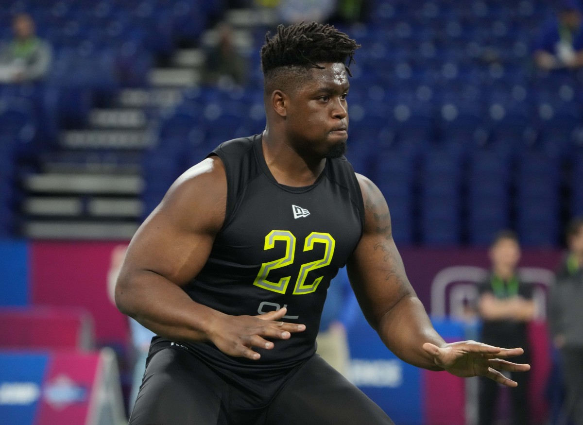 Zion Johnson to Attend 2022 NFL Draft in Las Vegas - Sports Illustrated ...