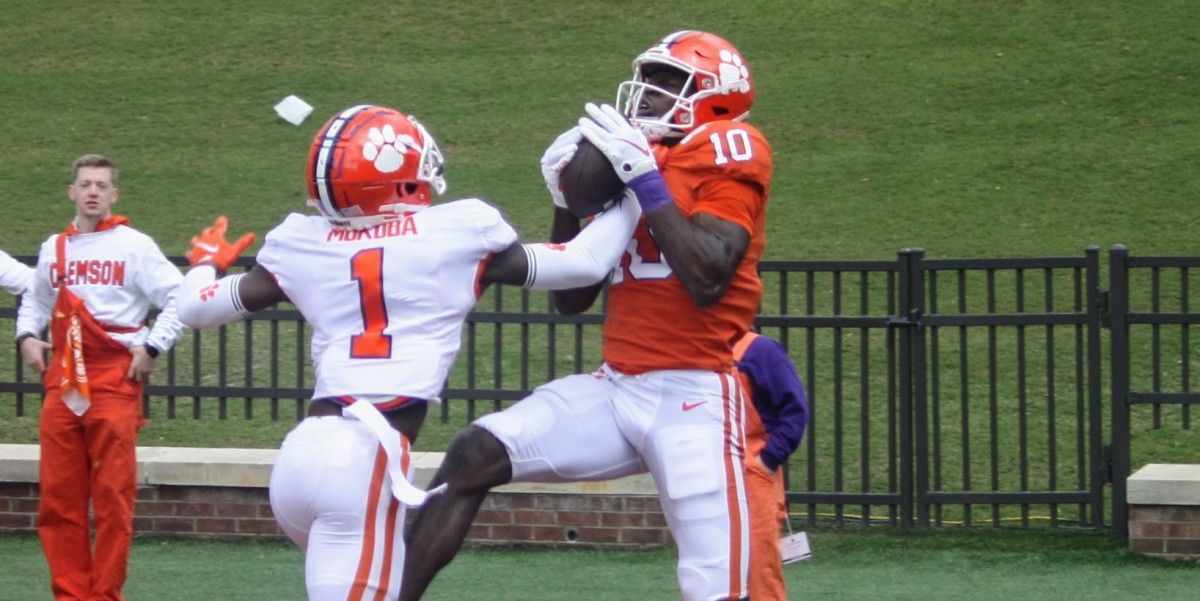 Clemson WRs 'Hungry' to Live Up to Standard of WRU - Sports Illustrated ...