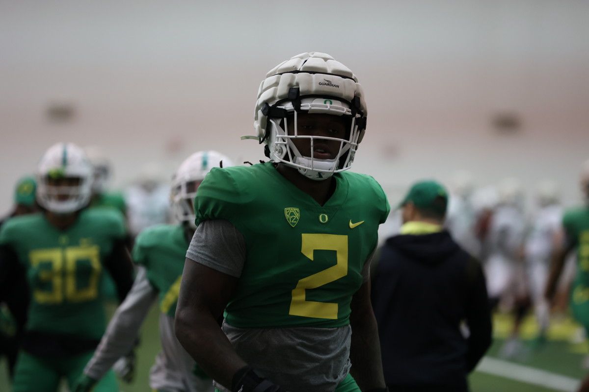 Photo Gallery from Oregon Ducks Football Spring Practice April 19, 2022 ...