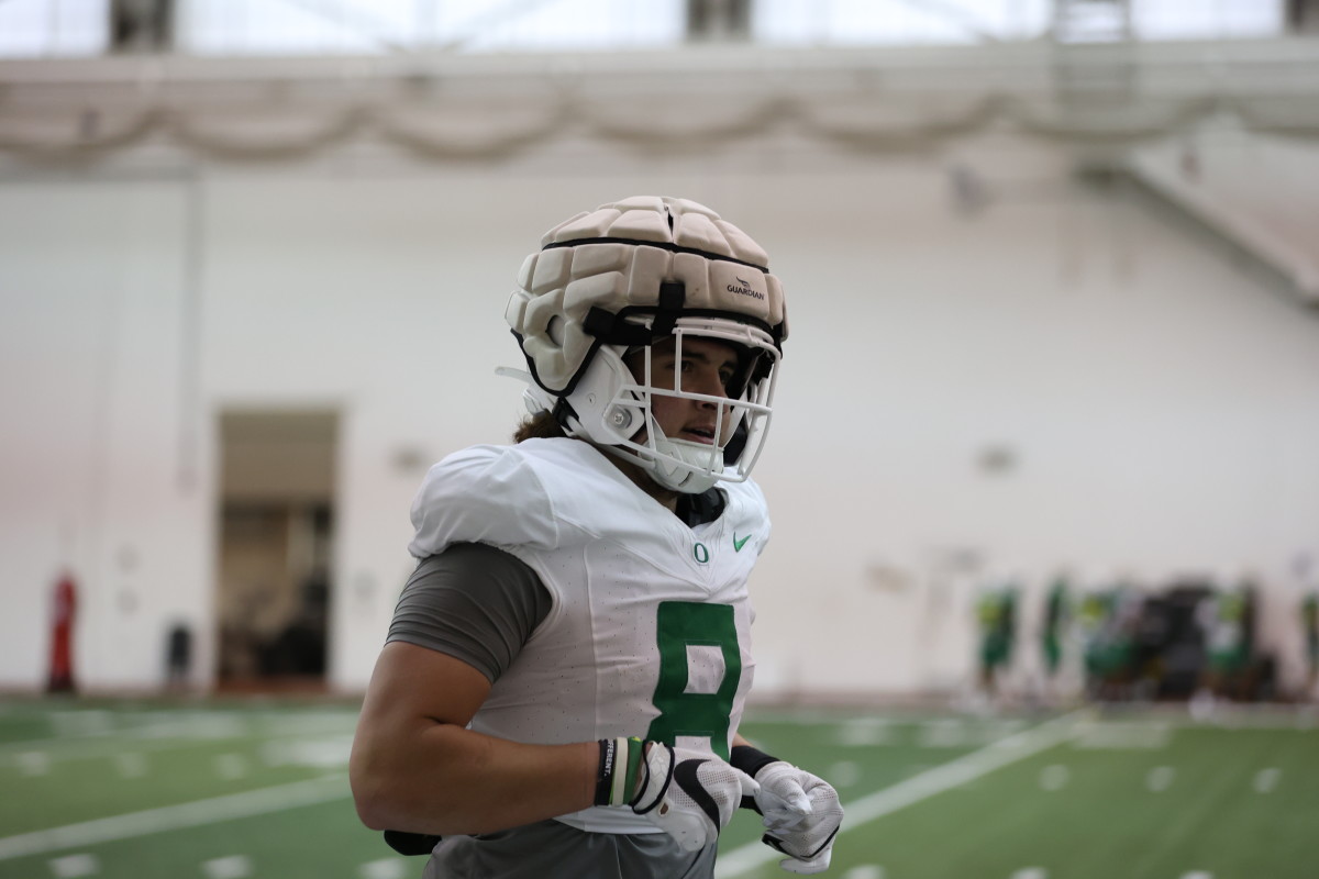 Photo Gallery from Oregon Ducks Football Spring Practice April 19, 2022 ...