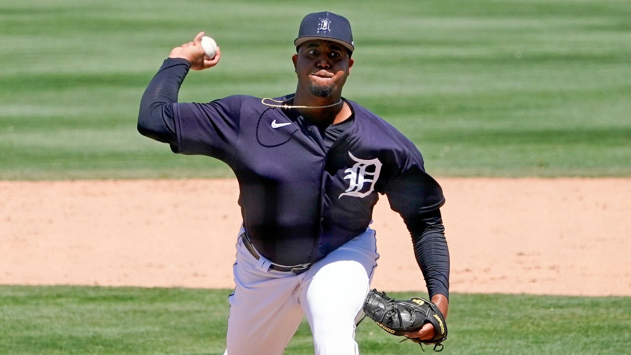 Rony García throws extremely wild pitch, leaves with injury - Sports ...