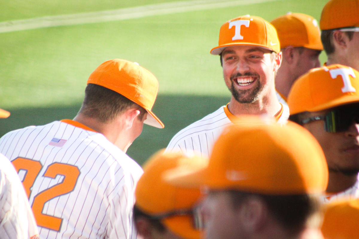 Vols Baseball Storms Back in Gainesville to Beat Gators, Sweep the ...