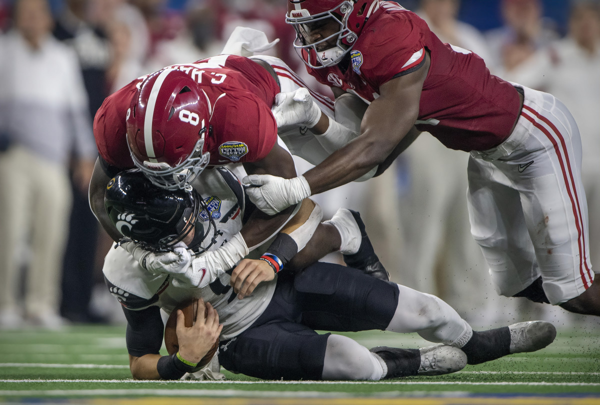 2022 NFL Draft Profile: Interior Linebacker Christian Harris - Sports ...