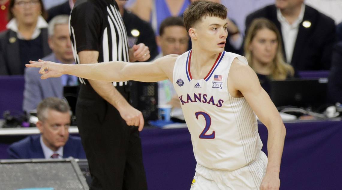 Kansas guard Christian Braun to enter NBA draft, maintain college ...
