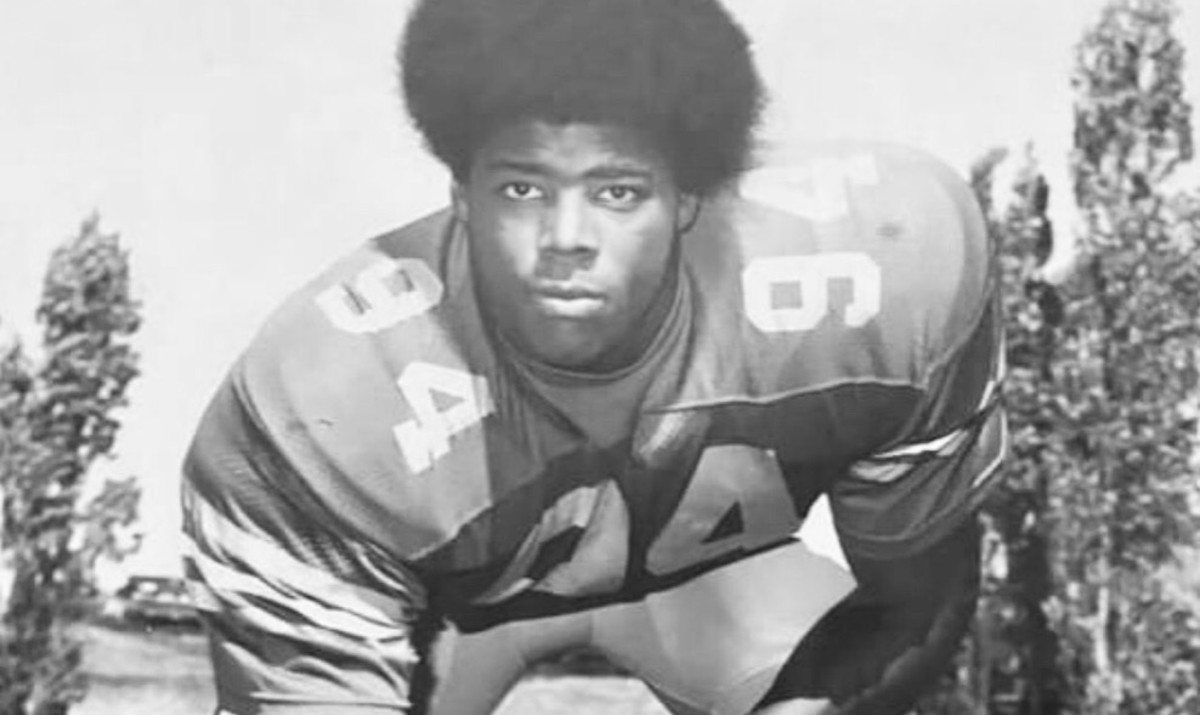 Ralph DeLoach, Popular All-Pac-8 Defensive Star for Cal, Dies at the ...