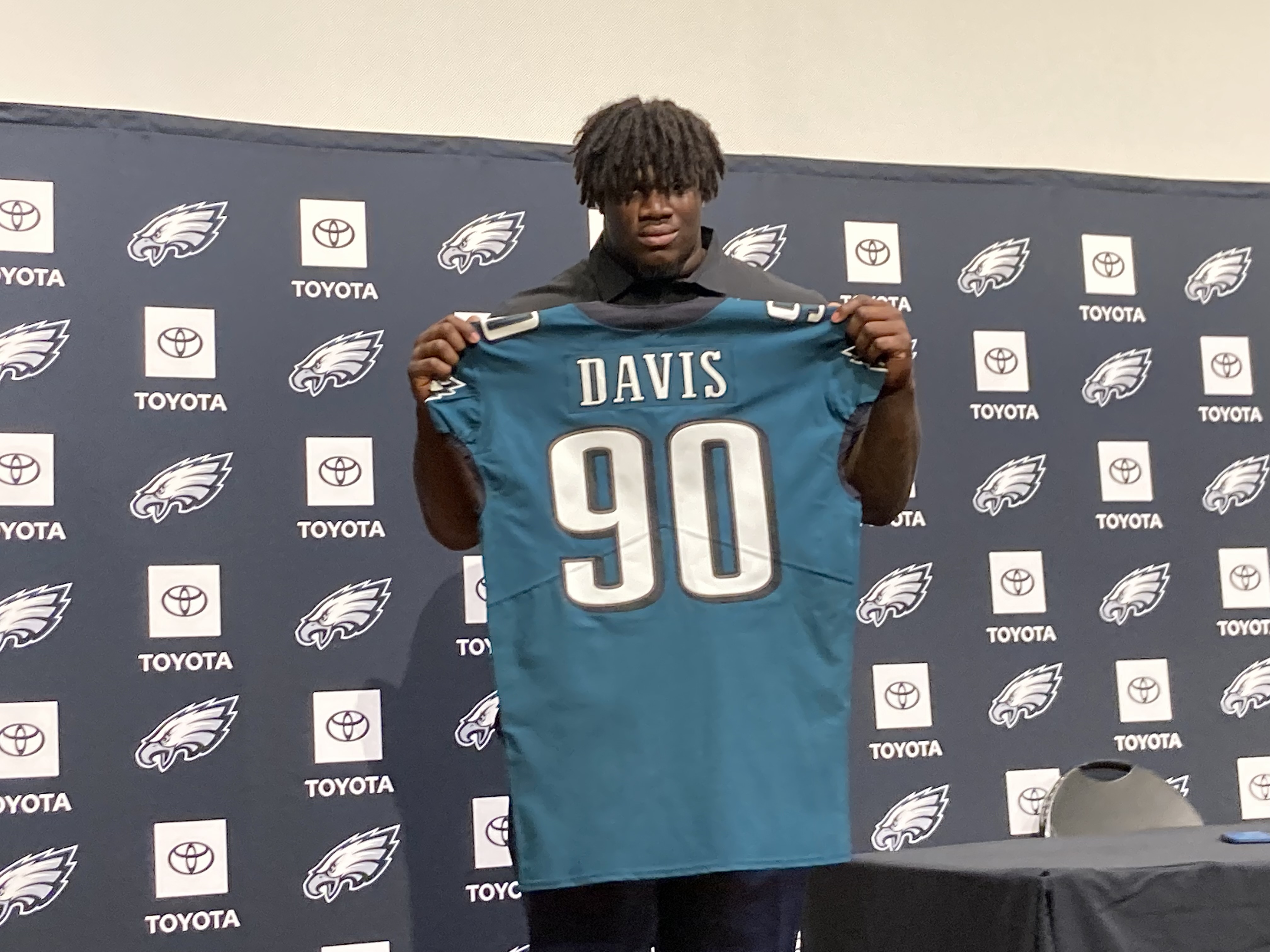 Ranking the 25 Best Eagles: Jordan Davis Checks in at No. 18 - Sports ...