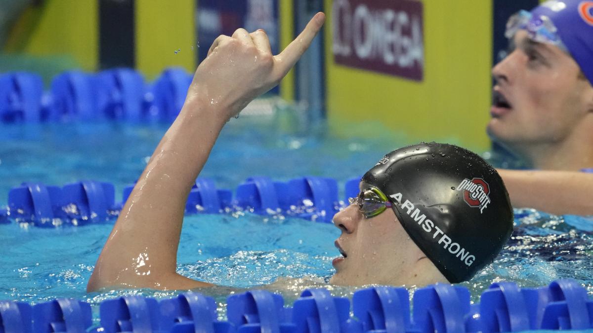 Ohio State's Hunter Armstrong Sets World Record In 50-Meter Backstroke ...