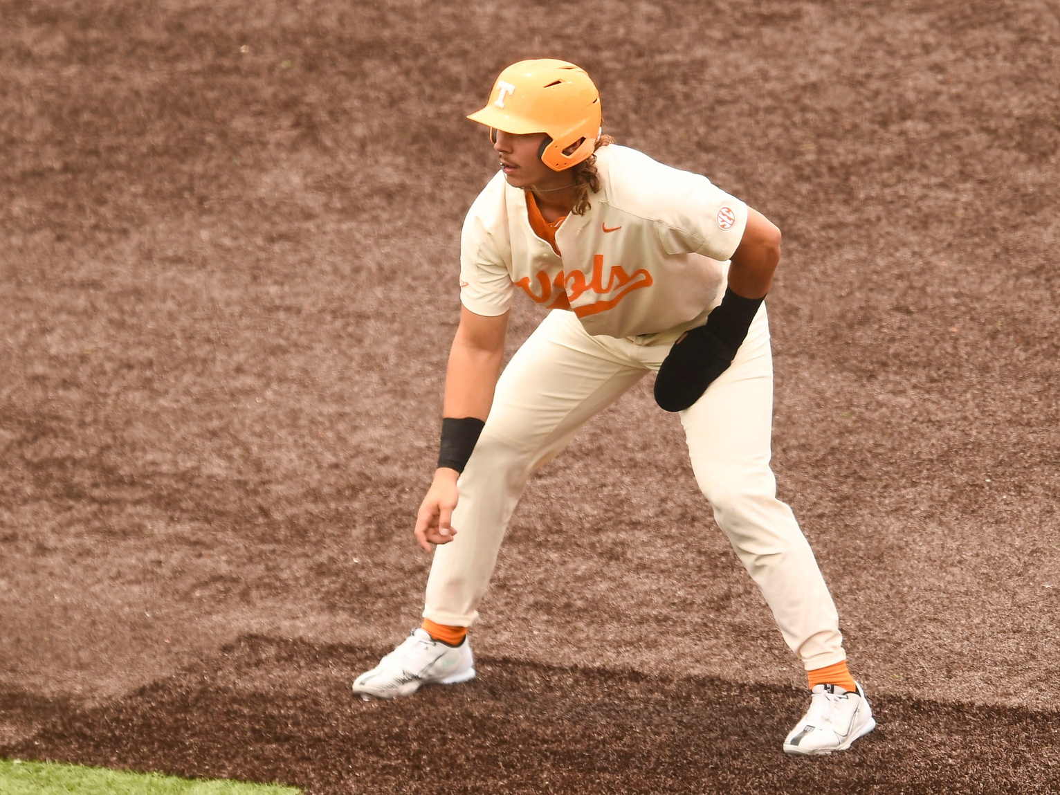 Vols Baseball Bats Go Cold Again as Vols Lose First Series of the ...