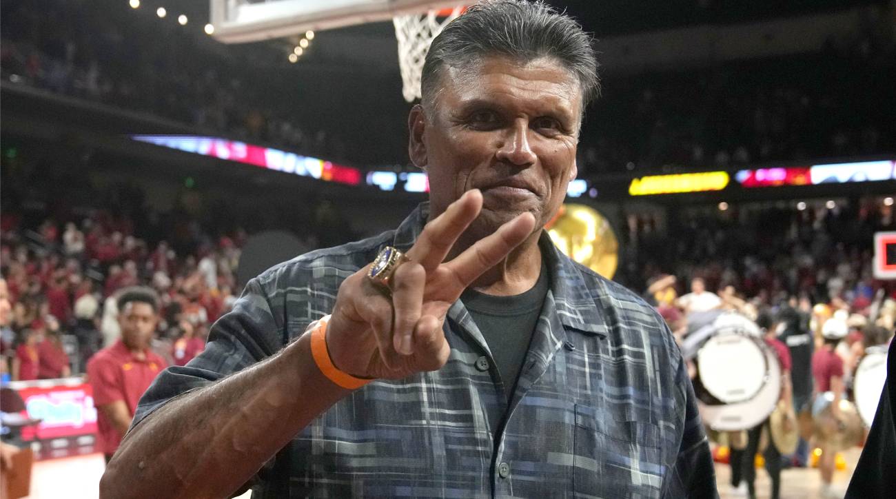 NFL Legend Anthony Munoz Lands New Job With Hall of Fame - Sports ...