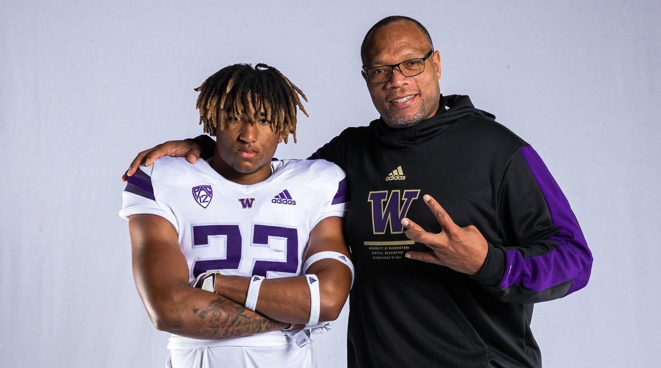 New Dawg Report: Jordan Whitney - Sports Illustrated Washington Huskies ...