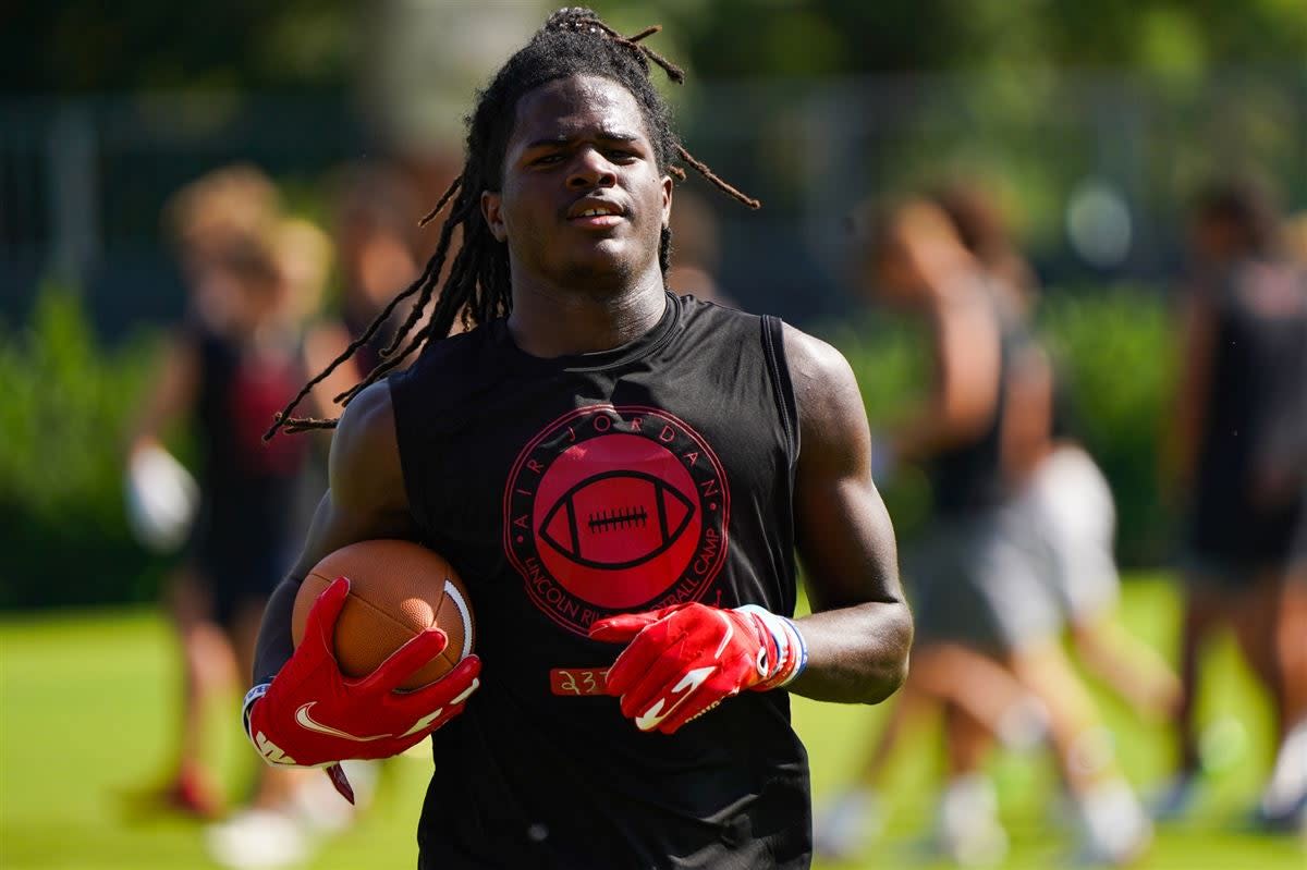 WATCH: 2023 Baylor Commit S Javeon Wilcox Mic'd Up in 7-on-7 - Inside ...