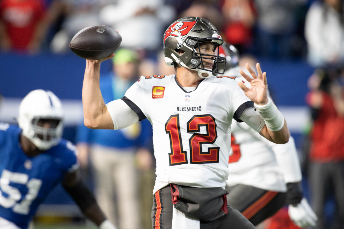 Troy Aikman, Joe Buck offer their opinions of Tom Brady as an NFL Analyst - Tampa Bay Buccaneers ...