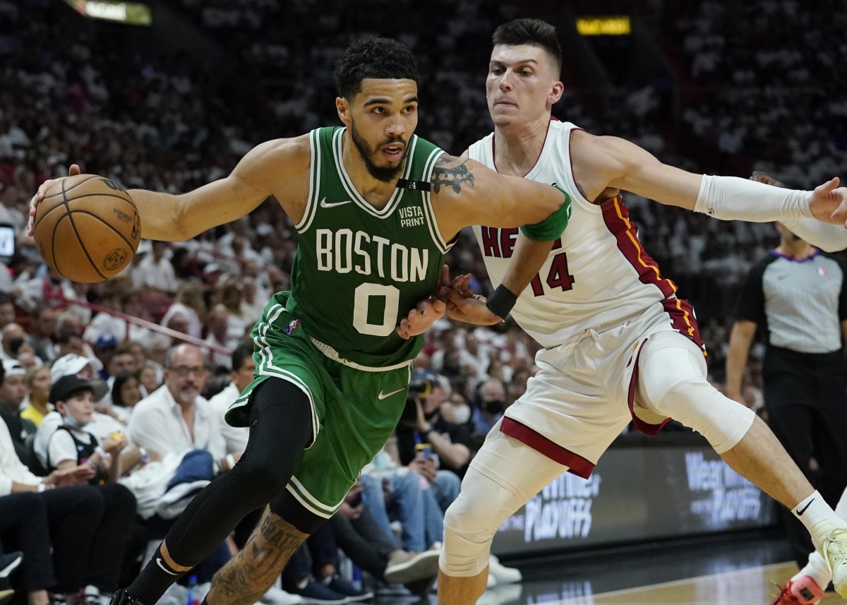 Boston Beats Miami to Even Up ECF - Sports Illustrated