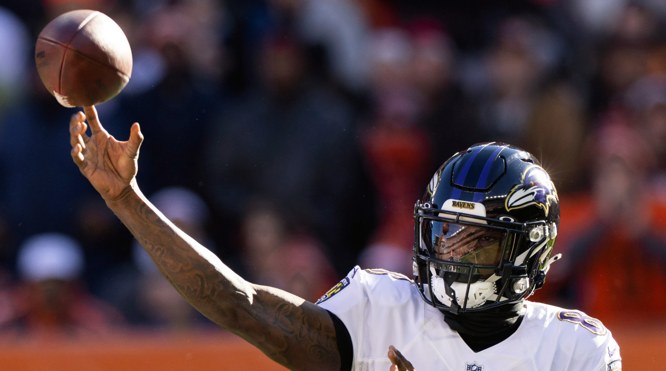 Lamar Jackson in Awe of Ambidextrous High School Quarterback - Sports ...