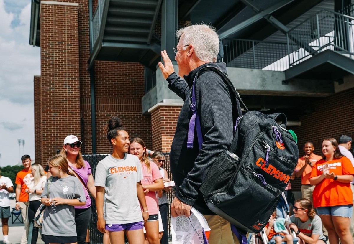 Clemson Tigers Continue to Chase History - Sports Illustrated Clemson ...