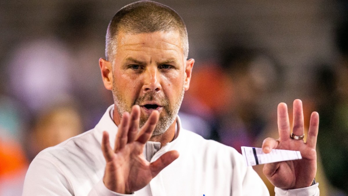 Billy Napier Addresses NIL Landscape, Florida Gators' Plan - Sports ...