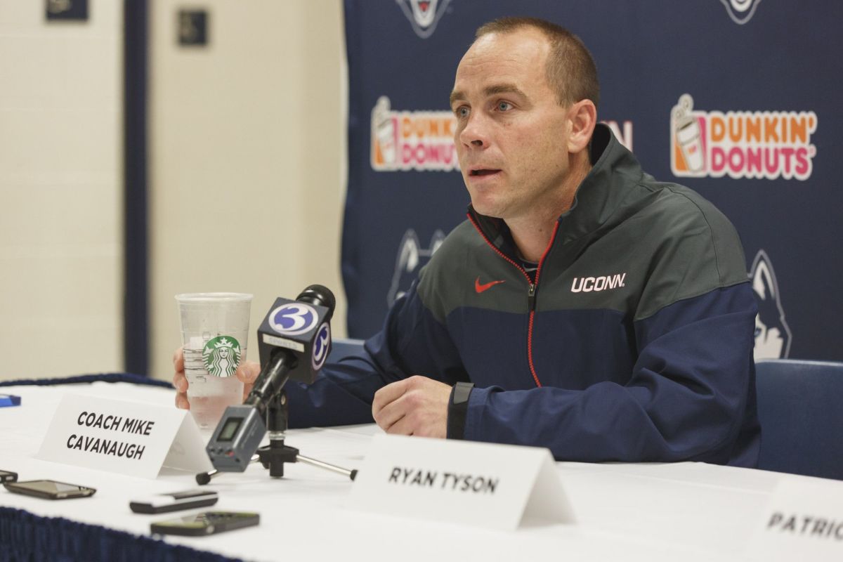 Mike Cavanaugh Shares Spirit with “UConn Way” at Coaches Road Show ...