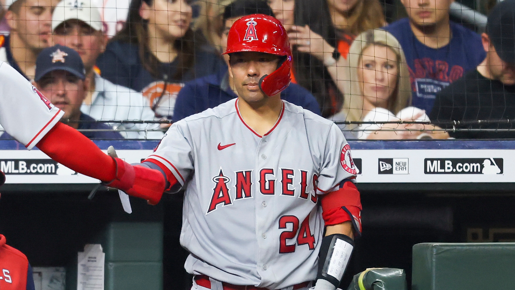 Angels Catcher Kurt Suzuki Hit With Warm-Up Pitch, Exits With Neck ...
