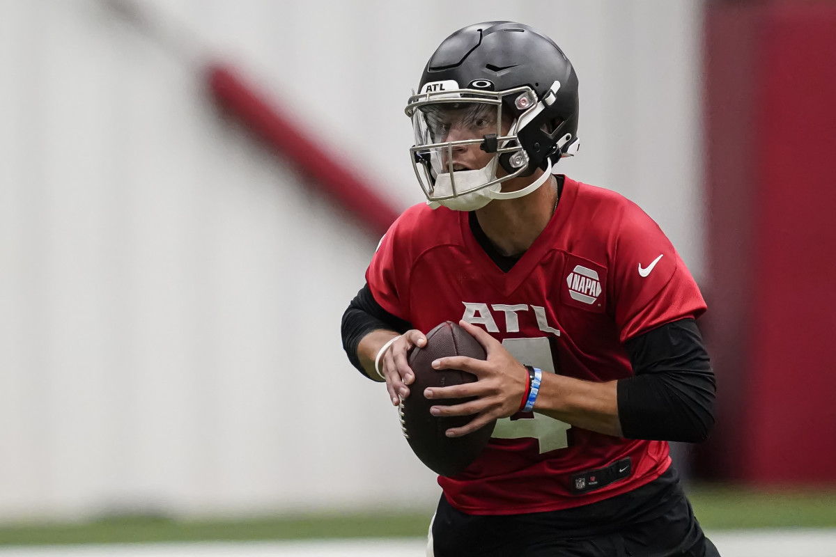 Desmond Ridder Making Early Waves With Atlanta Falcons - All Bearcats