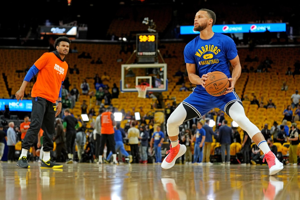 Steph Curry's Crossover In Game 2 Of The NBA Finals - Fastbreak on ...