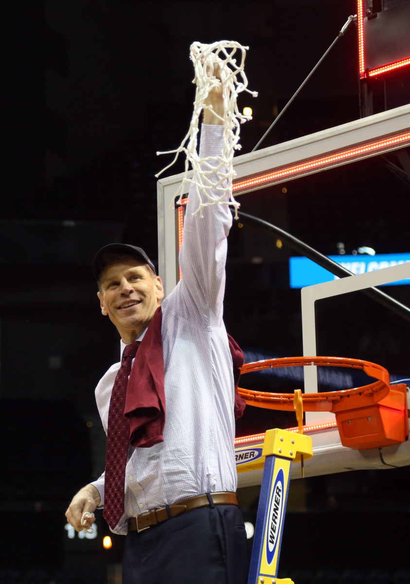 Loyola Chicago's Porter Moser named new Oklahoma Sooners head coach ...