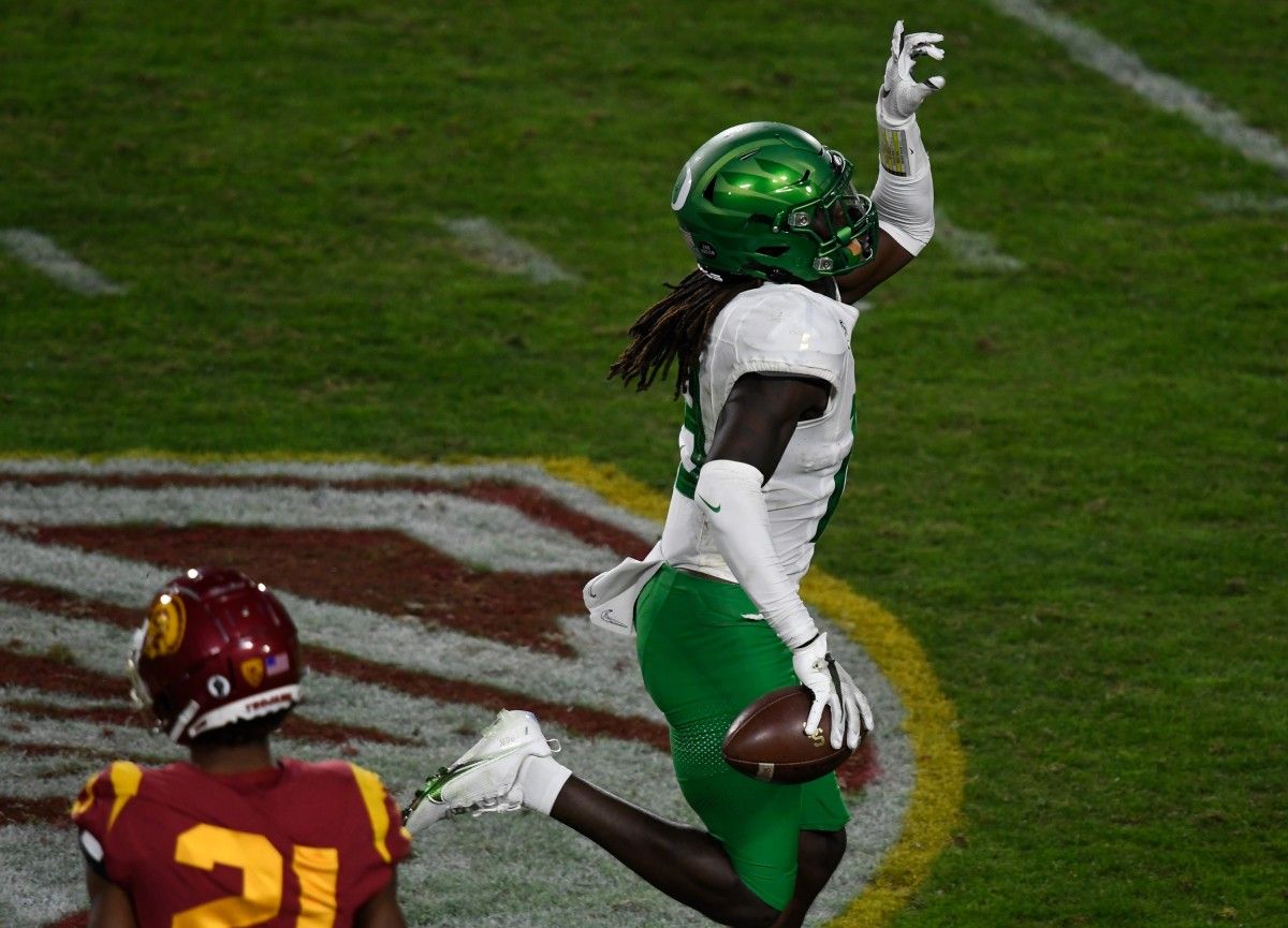 Oregon Ducks Coach Marcel Yates Talks Safety Group - Sports Illustrated ...